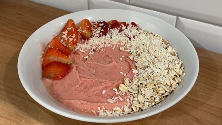 Strawberry Peach Mango Bowl Recipe | Ninja Twisti CB150 – Ninja Kitchen ...